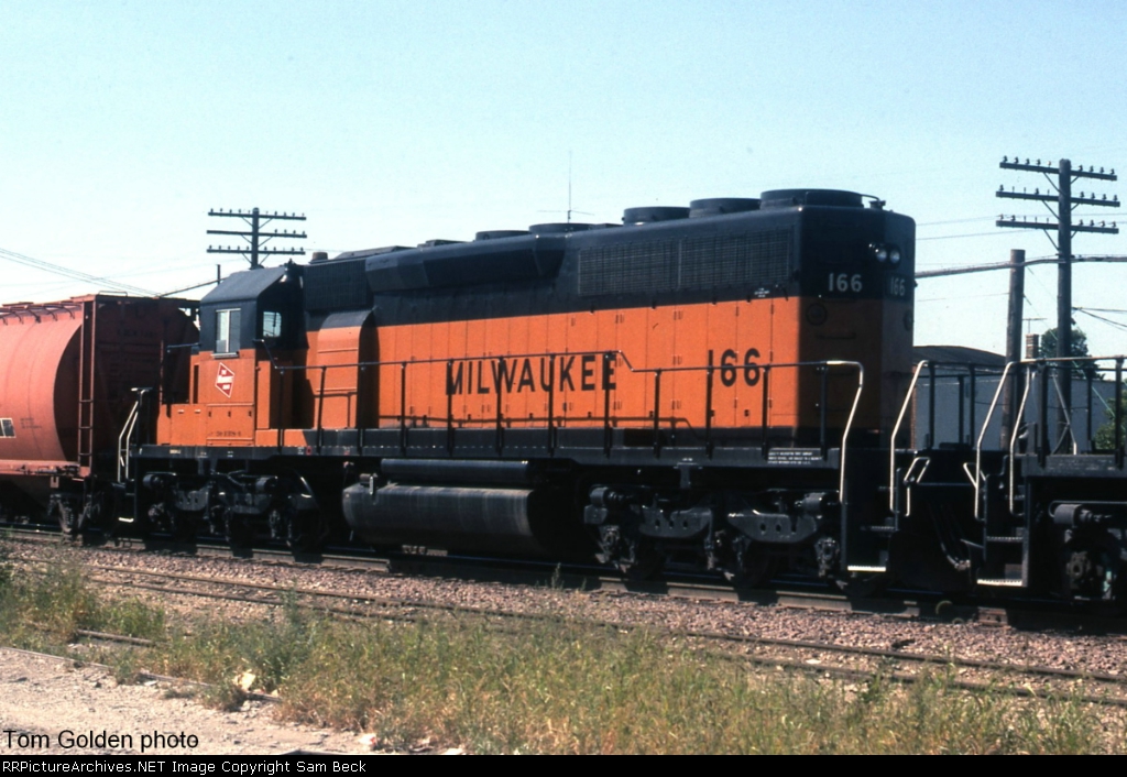 MILW 166--SD40-2 in Hiawatha Paint